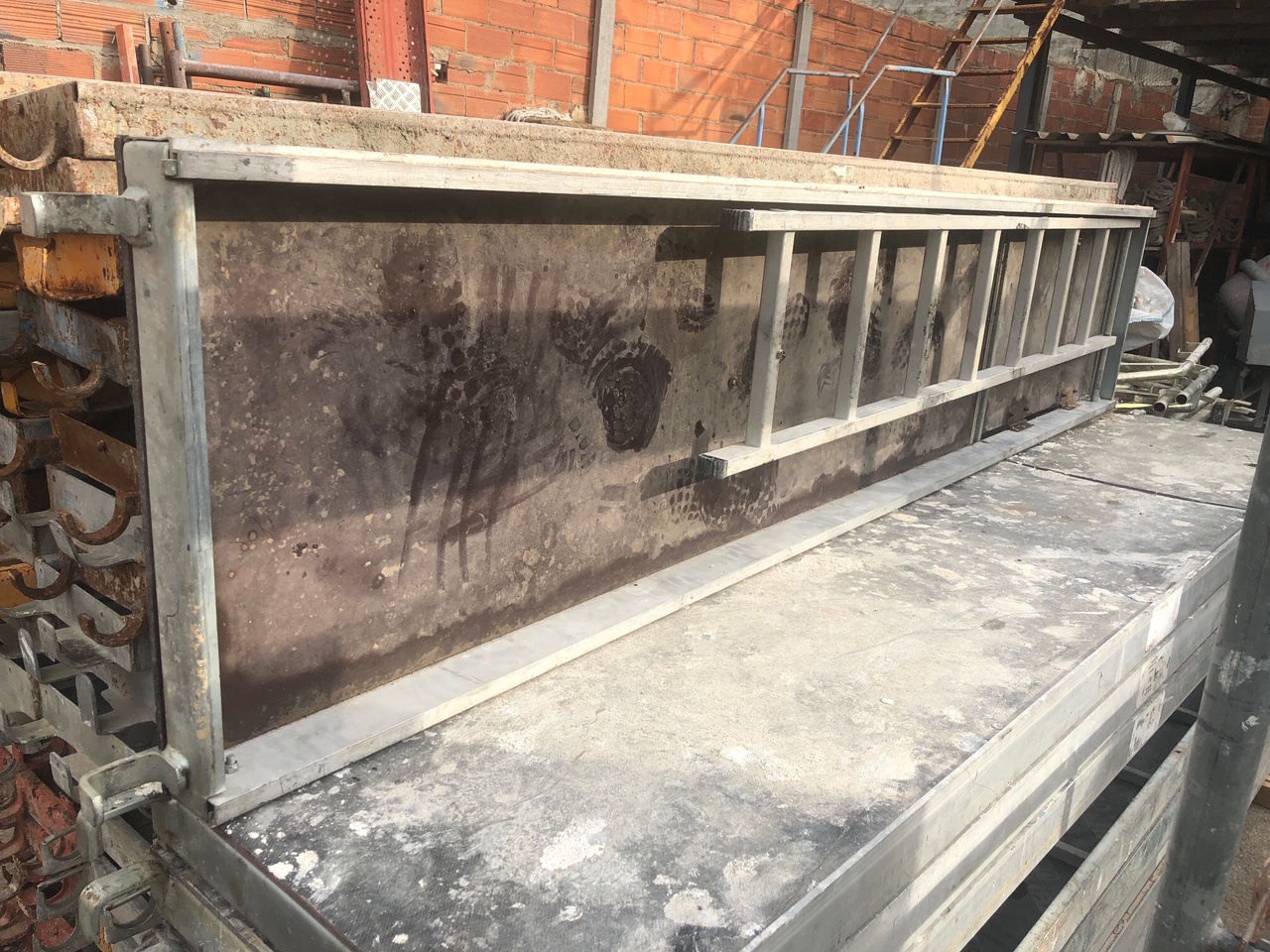 Plataforma con Trampilla y Escalera Aluminio 3 metros – ESCORPIO 2018